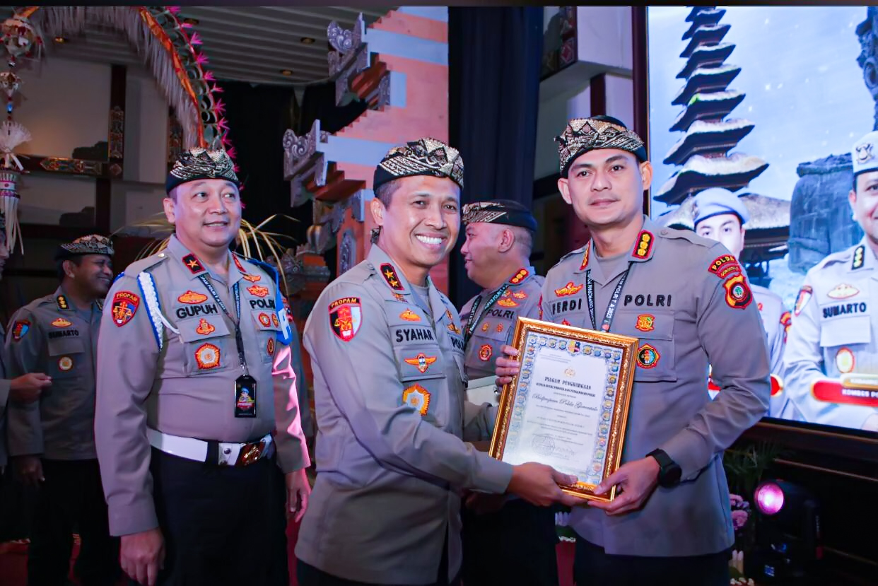 BID PROPAM POLDA GORONTALO RAIH PERINGKAT 3 KINERJA TERBAIK ZONA C SE-INDONESIA – Polda Gorontalo