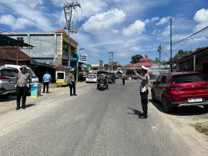 Cegah Kepadatan Kendaraan, Ops Zebra Otanaha Lakukan Pengaturan Lalu Lintas di Lokasi Pasar ...