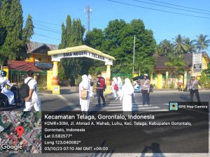 Kerjasama Direktorat Samapta dan Lalu Lintas Polda Gorontalo Bantu Siswa Dalam Menyeberang Jalan ...