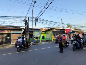 Kehadiran Samapta Polda Gorontalo Hadir Lakukan Pengaturan Lalu Lintas di Jalan Raya – Polda ...