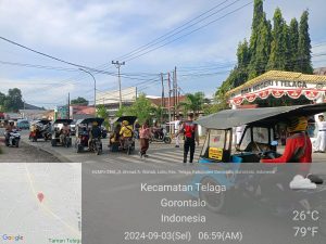 Dit Samapta Polda Gorontalo Lakukan Penggelaran, Bantu Pelajar Menyeberang Jalan – Polda Gorontalo